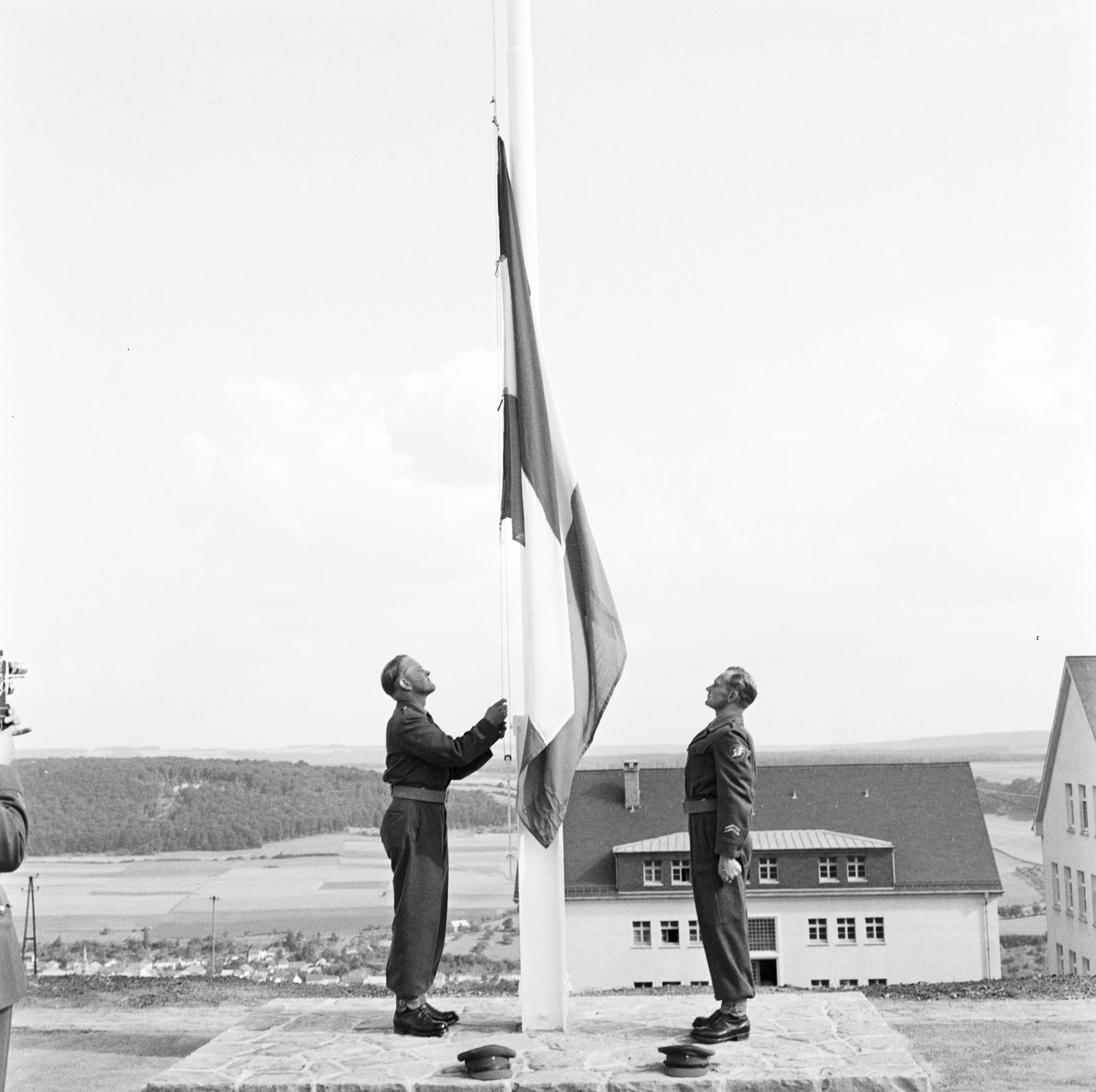Ons Arméi um Härebierg - Visit Eislek
